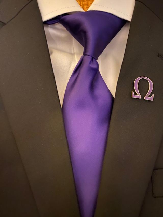 Distinctly "Omega" Pin – QueBlak